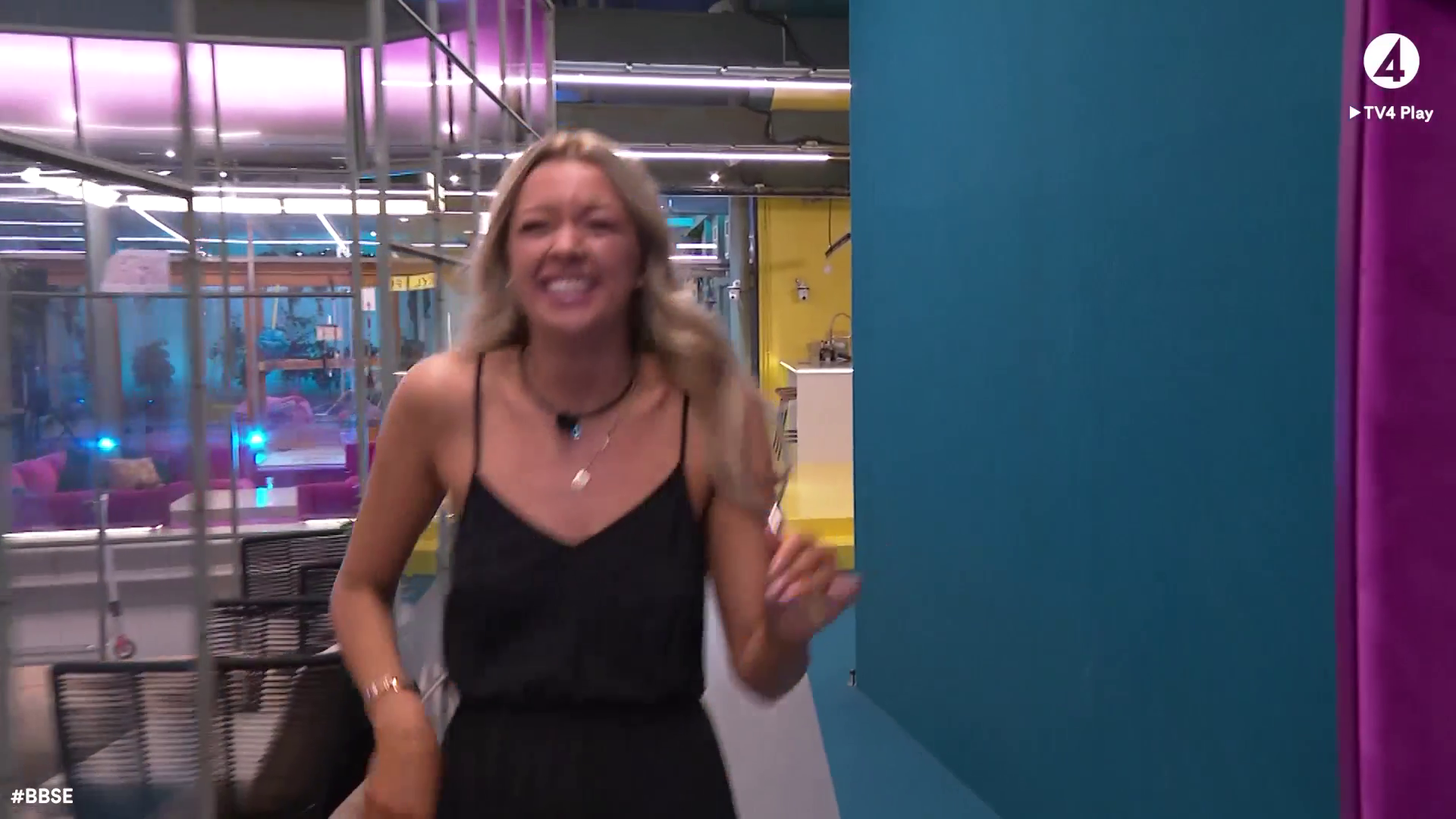 Jasmine Armstrong i glädjetårar - trea i Big Brother Sverige
