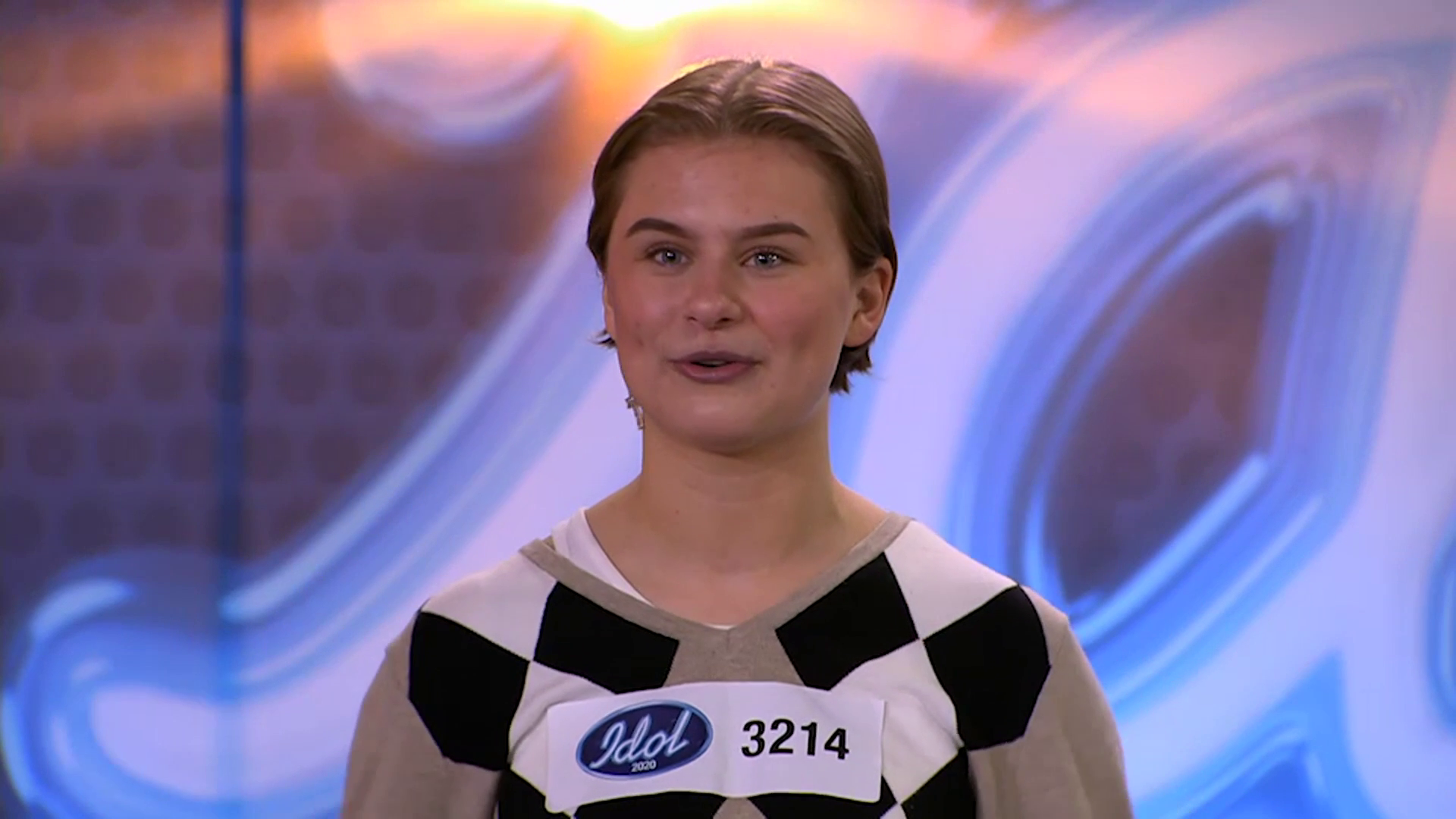 Lär känna Indra Elg i Idol