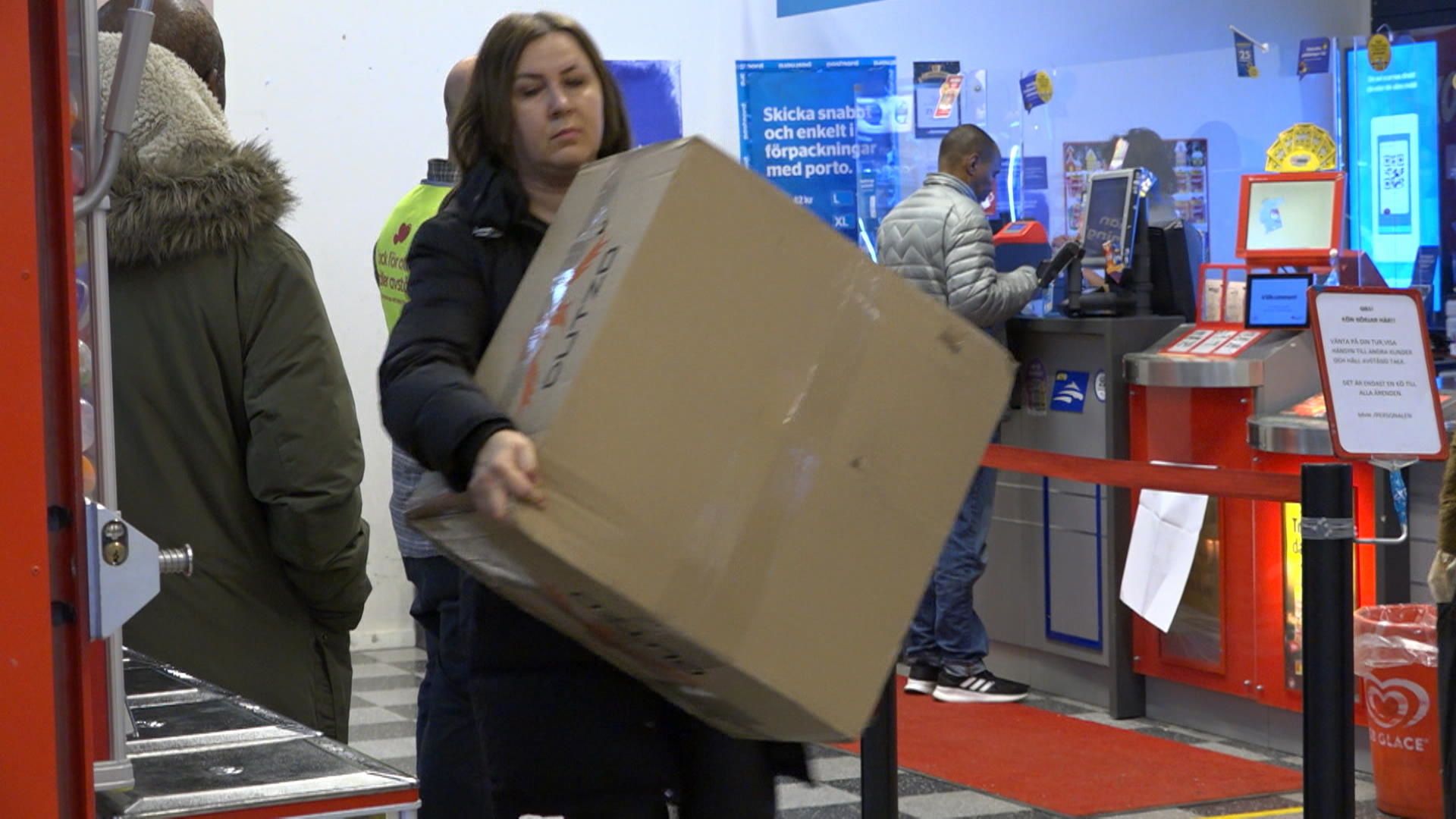 Rekordmånga paket för PostNord: "Varit svettigt"