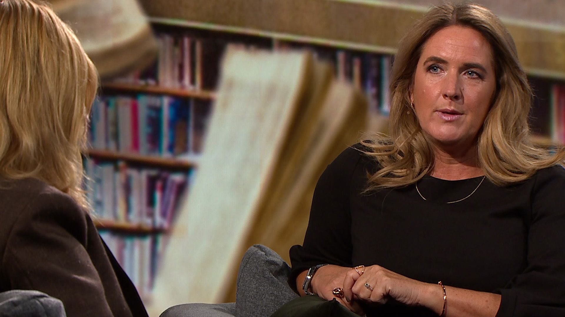 Denise Rudberg om hyllade sommarpratet – bröt med sin mamma