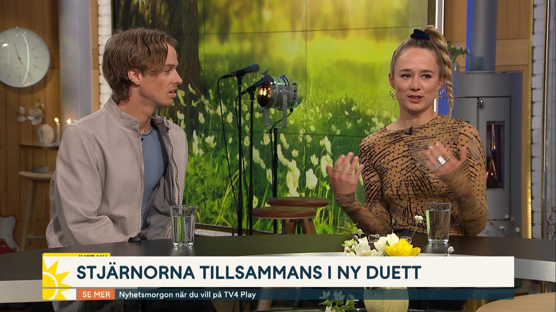 Alba August och Isak Danielson blottar sina känslor med s...