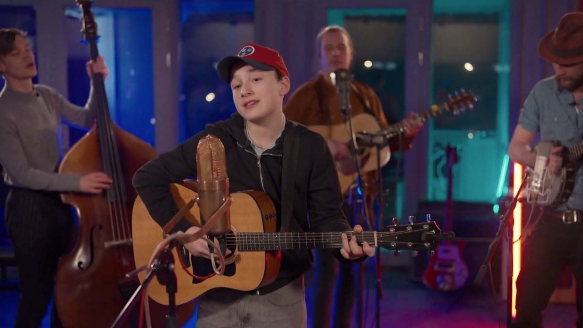 Theo, 13, sjunger Bluegrass med familjen – och Viktor Norén