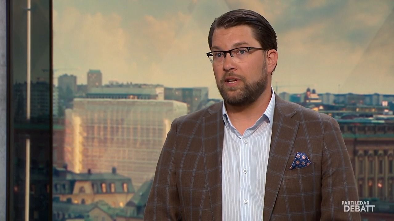 Åkesson till attack mot Andersson: Saft och bulle-politik