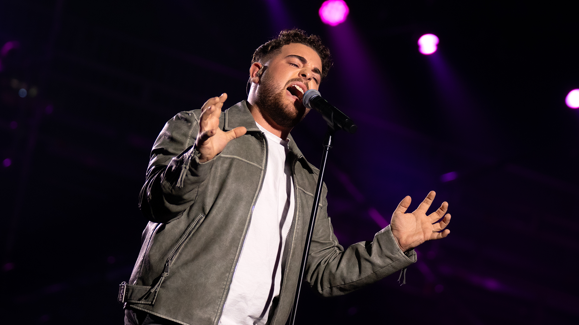 Antranik Khantarashian sjunger When We Were Young av Adel...