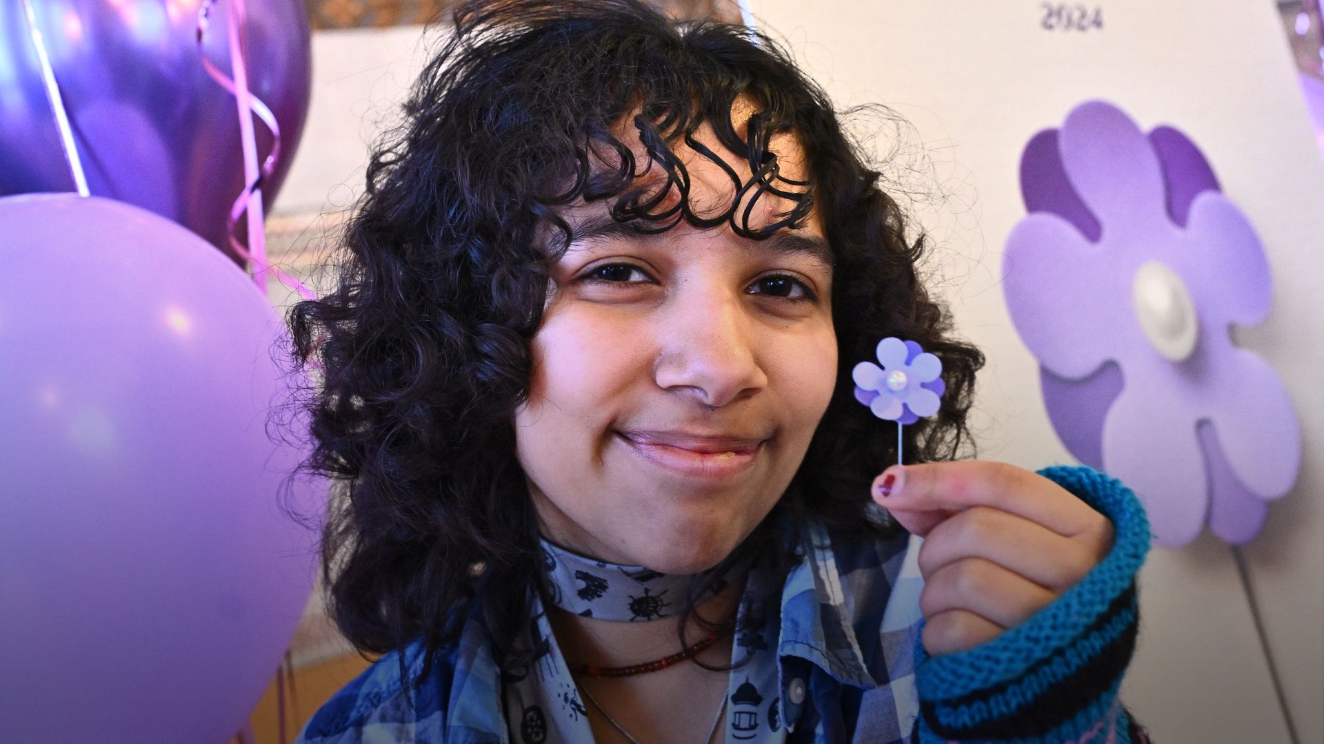 Här är årets majblomma: ”Tillägnad min kompis Viola”