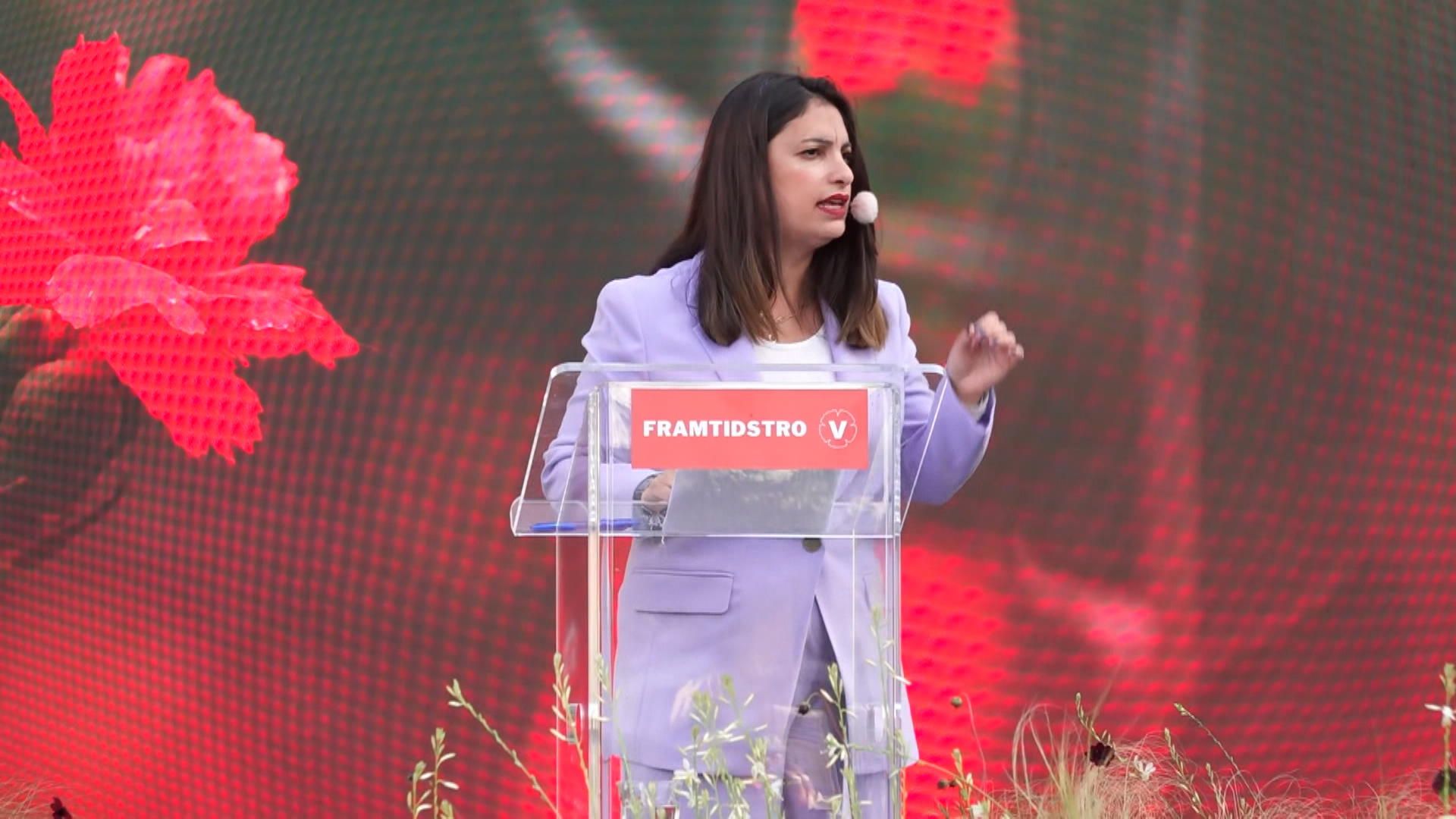 Nooshi Dadgostar (V) håller Almedalstal