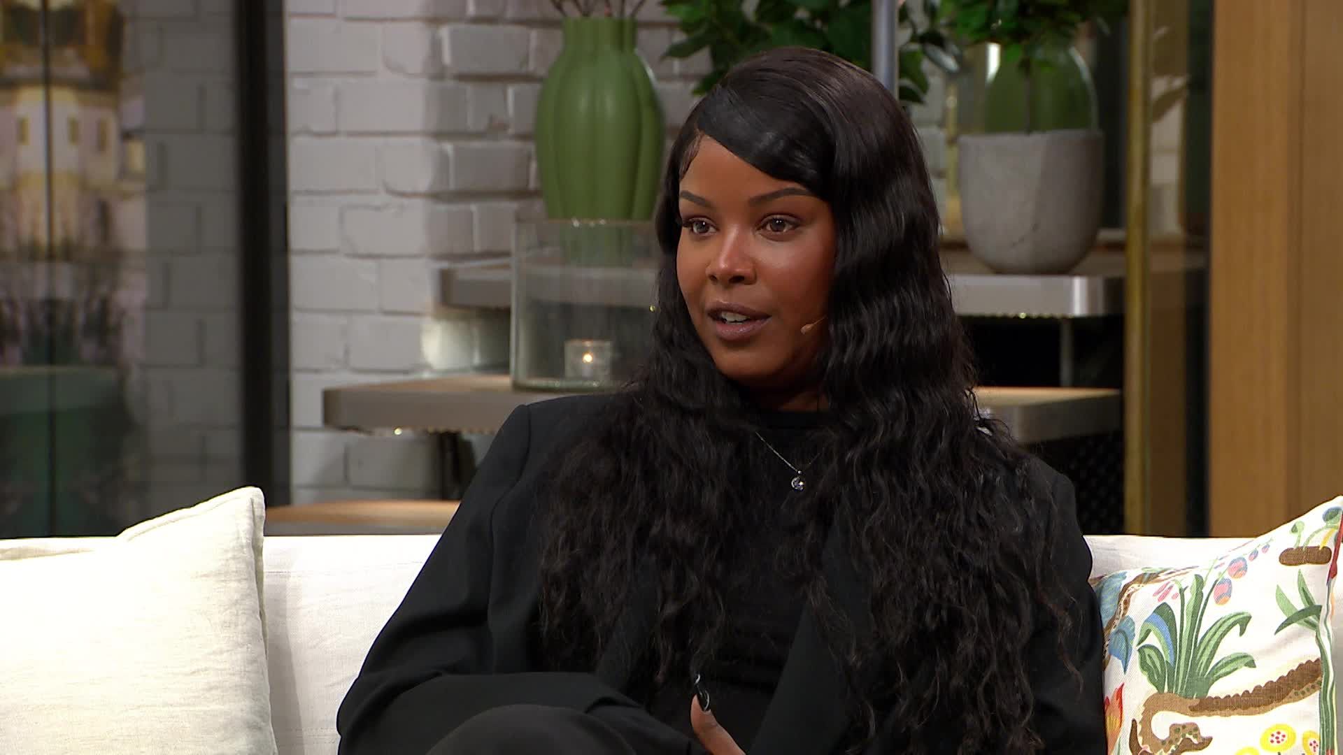 Artisten Imenella öppnar upp om traumatiska uppväxten: ”V...