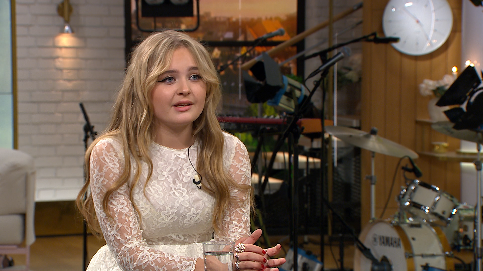 Margaux Flavet släpper debutsingel – tillsammans med Friends