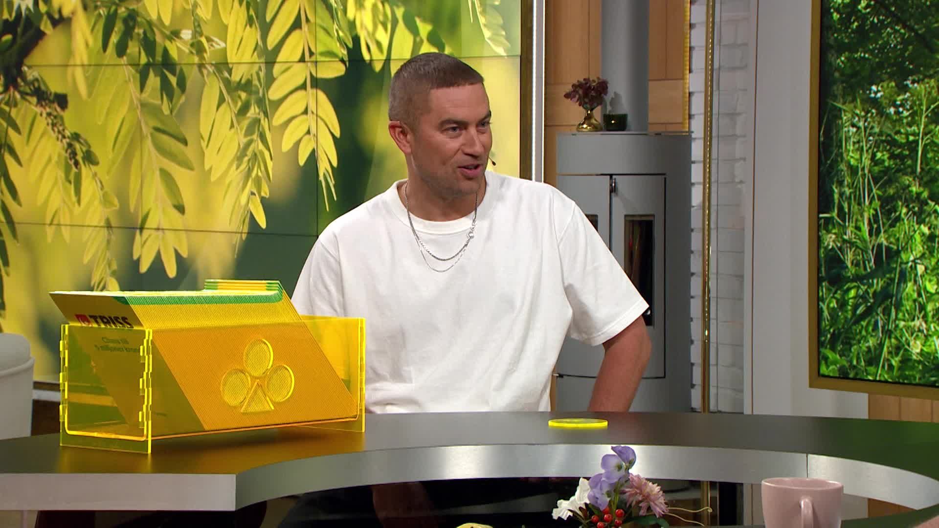 Näven i luften när Ola skrapar fram trissvinsten