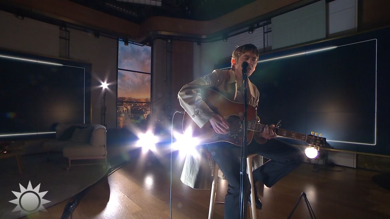 Thomas Stenström målar bilden av Sverige på nya plattan